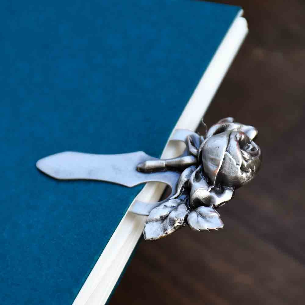 Marque-Page Petite Rose en étain fabriqué artisanalement en France.