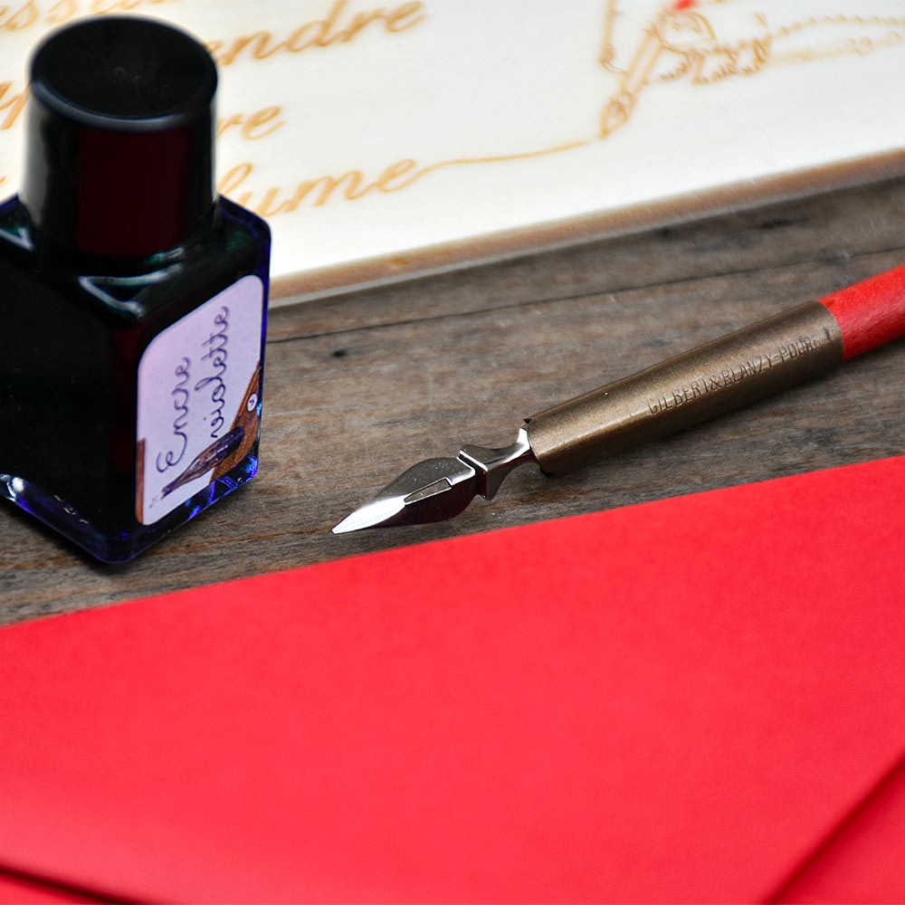 Writing set to write with a dip pen and ink