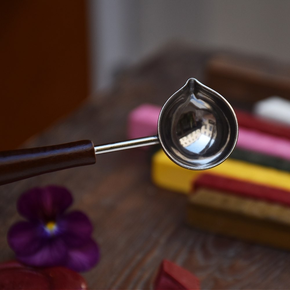 Sealing wax melting spoon