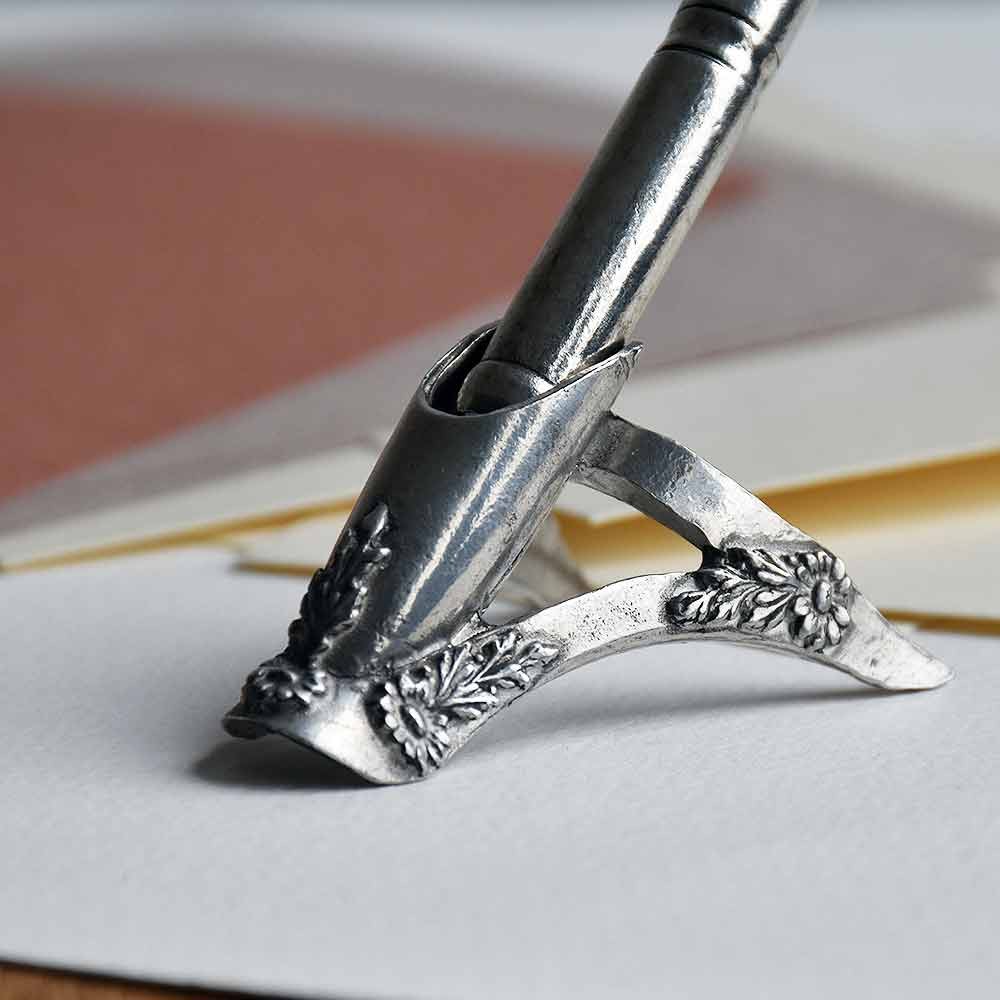 Tripod pen rest made of pewter and made inn France - L'Ecritoire Paris